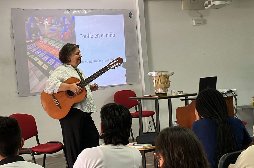 GHBF lleva a cabo una serie de talleres de bilingüismo usando la ...