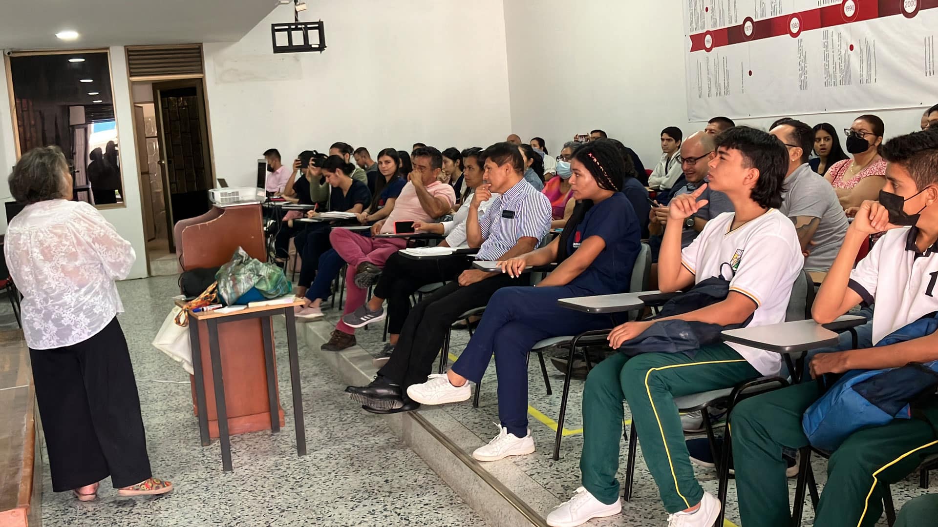 GHBF lleva a cabo una serie de talleres de bilingüismo usando la ...